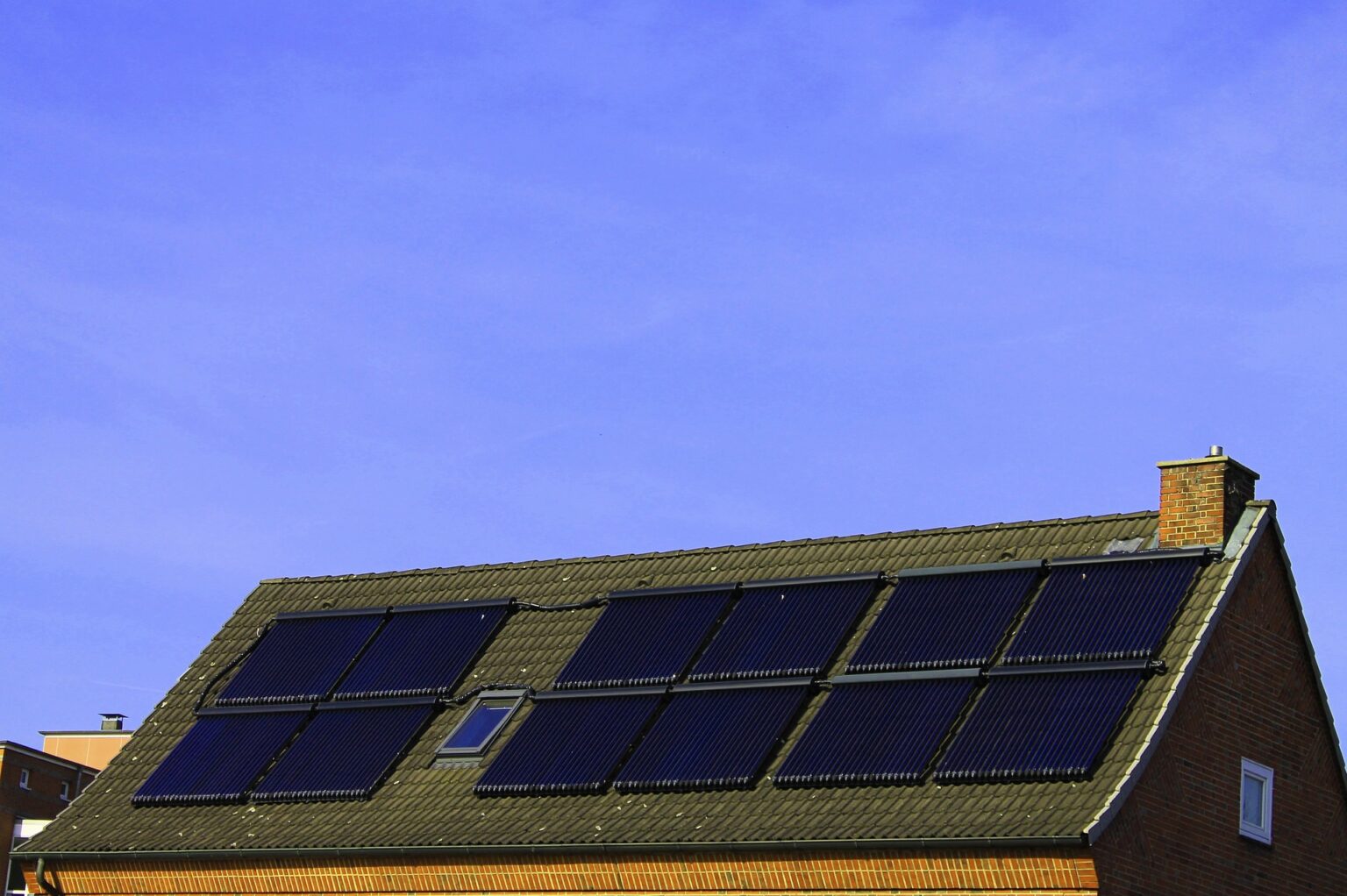 Pose d'une structure métallique pour panneaux solaires